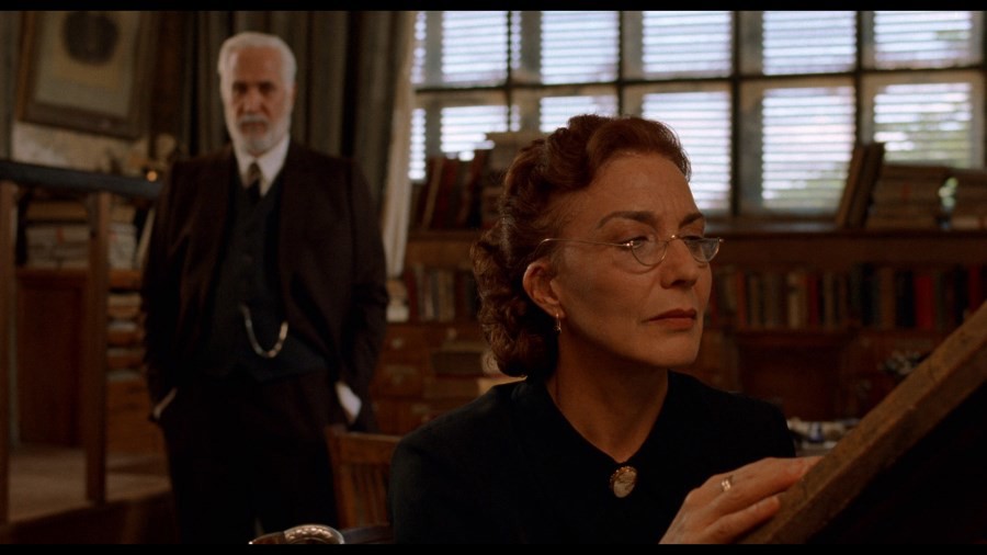 The Devil's Backbone Blu-ray Review :: Criterion Forum